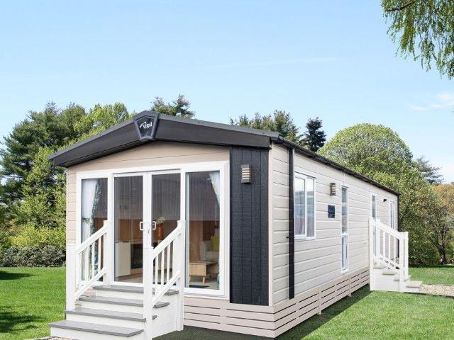 2 bedroom lodge for sale