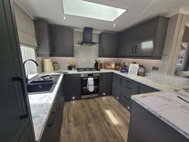 2 bedroom lodge for sale