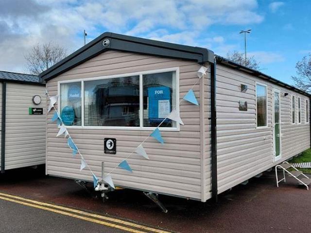 2 bedroom lodge for sale