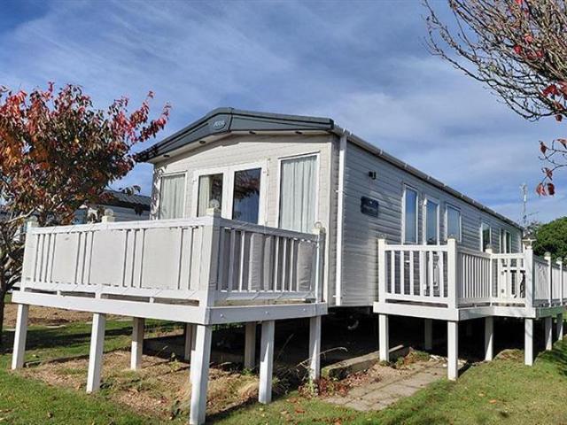 2 bedroom lodge for sale