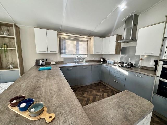 2 bedroom lodge for sale