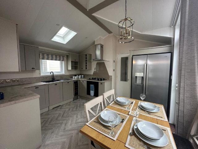 2 bedroom lodge for sale