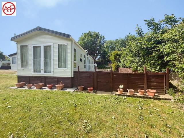 2 bedroom lodge for sale
