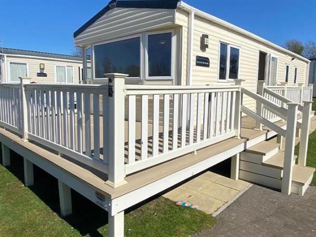 2 bedroom lodge for sale