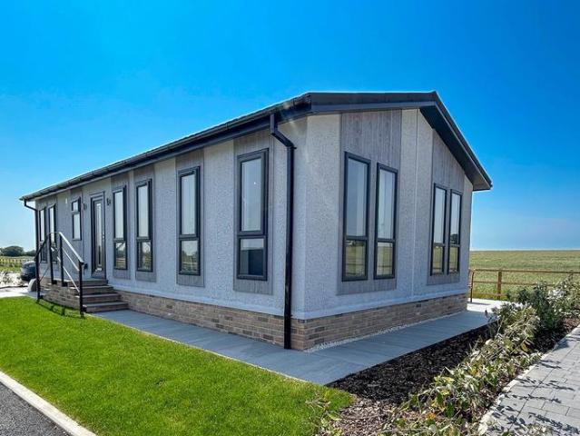 2 bedroom lodge for sale