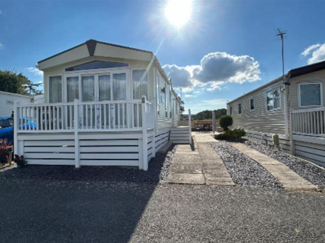 2 bedroom lodge for sale