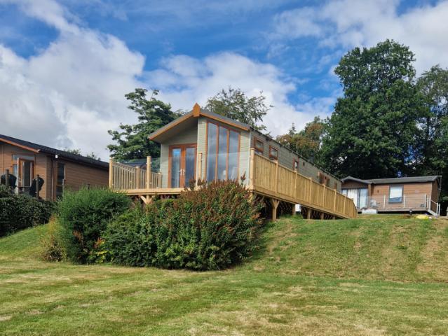 2 bedroom lodge for sale