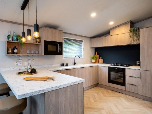 2 bedroom lodge for sale