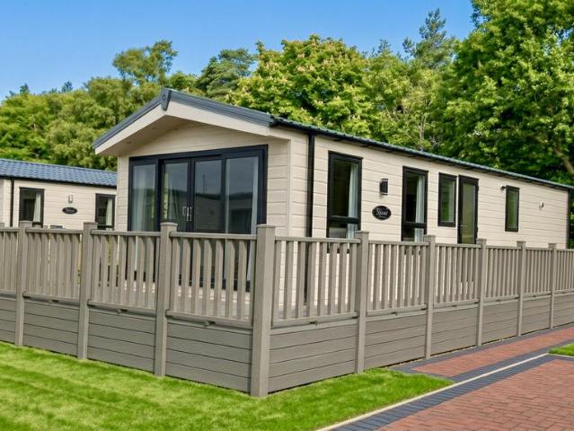 2 bedroom lodge for sale