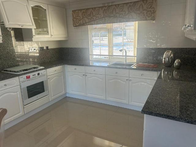 2 bedroom lodge for sale