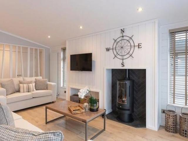 2 bedroom lodge for sale