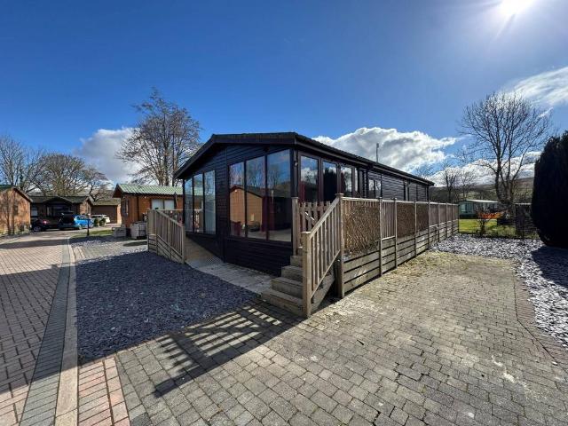 2 bedroom lodge for sale