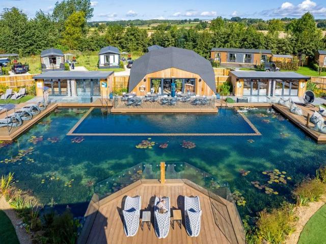 2 bedroom lodge for sale