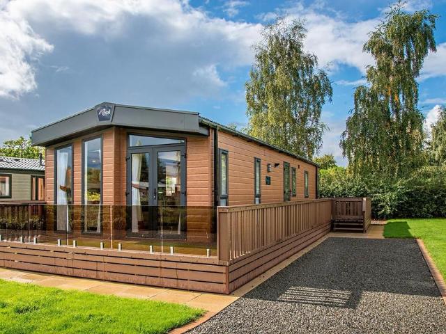 2 bedroom lodge for sale