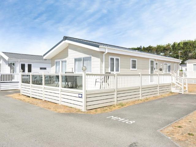 2 bedroom lodge for sale