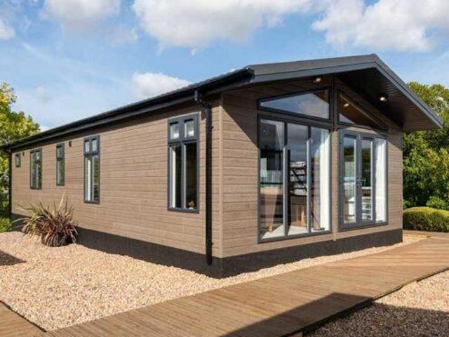2 bedroom lodge for sale