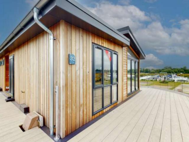 2 bedroom lodge for sale