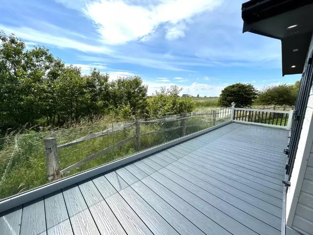 2 bedroom lodge for sale