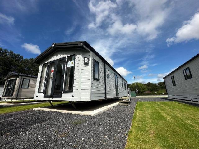 2 bedroom lodge for sale