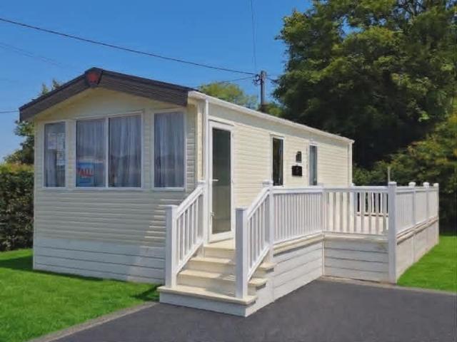 2 bedroom lodge for sale