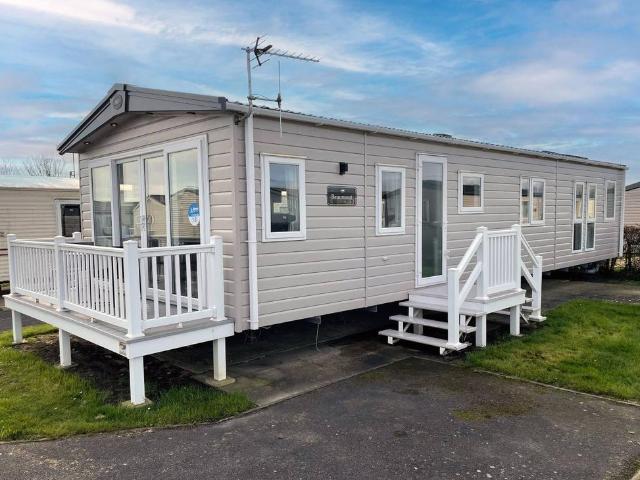 2 bedroom lodge for sale