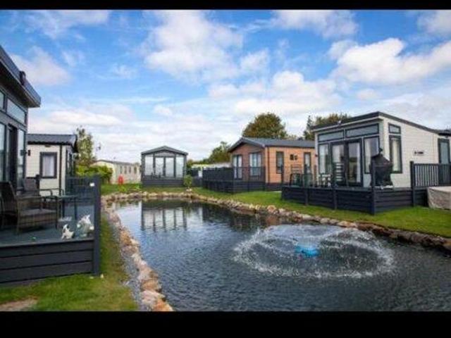 2 bedroom lodge for sale