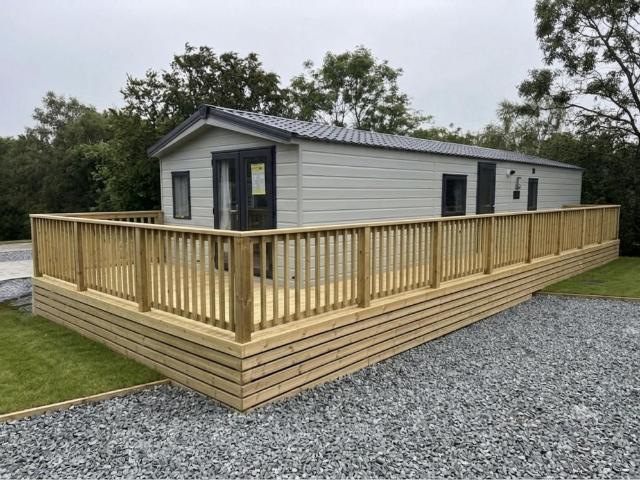 2 bedroom lodge for sale