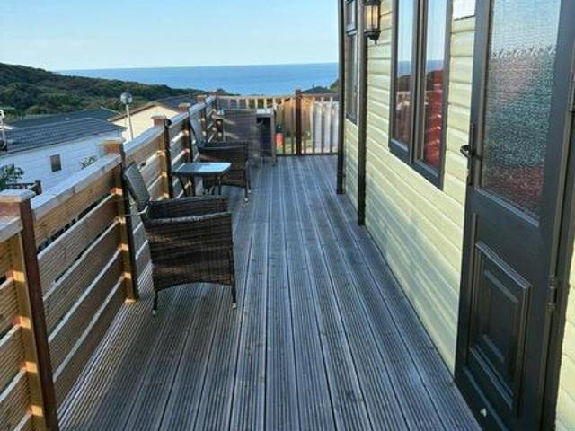 2 bedroom lodge for sale