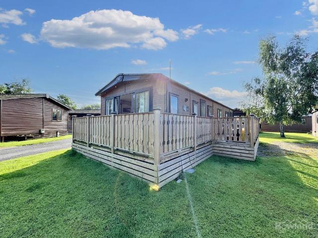 2 bedroom lodge for sale