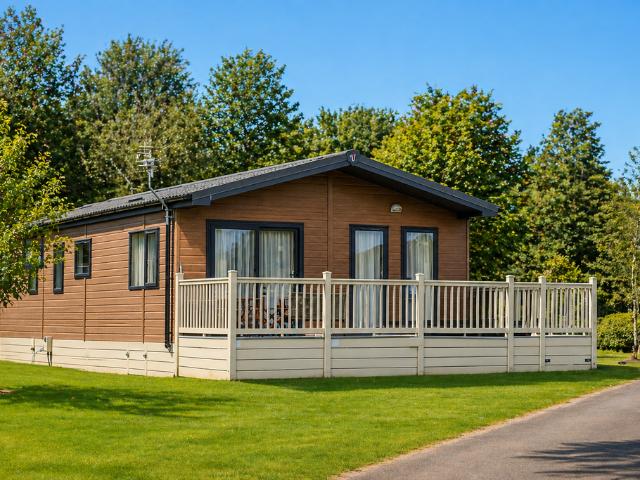 2 bedroom lodge for sale
