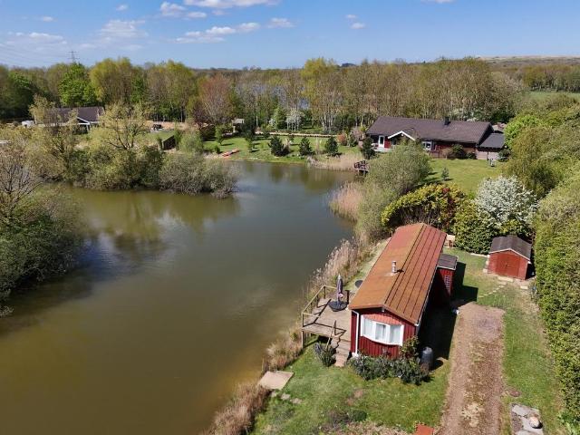 2 bedroom lodge for sale