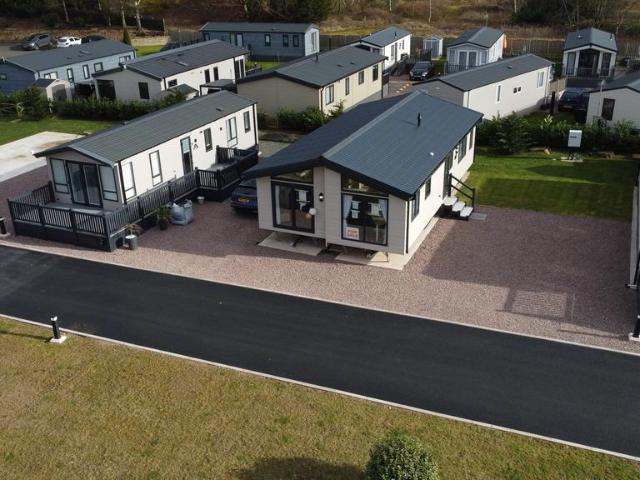2 bedroom lodge for sale