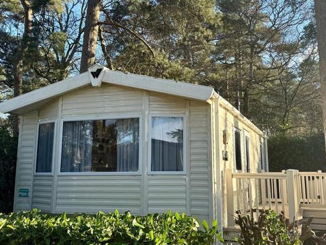 2 bedroom lodge for sale