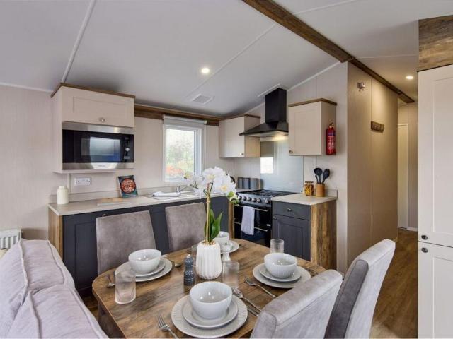 2 bedroom lodge for sale