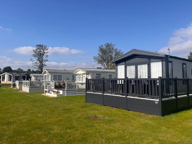 2 bedroom lodge for sale