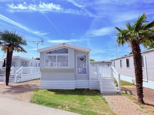 2 bedroom lodge for sale