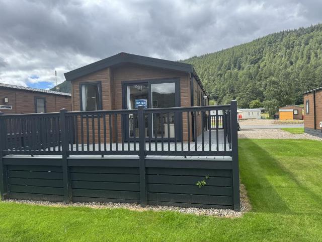 2 bedroom lodge for sale