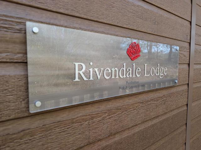 2 bedroom lodge for sale