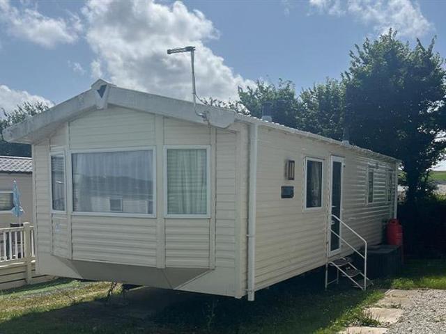 2 bedroom lodge for sale
