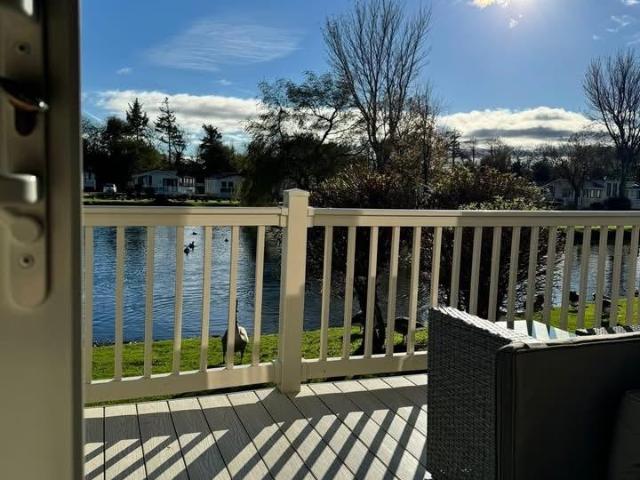 2 bedroom lodge for sale