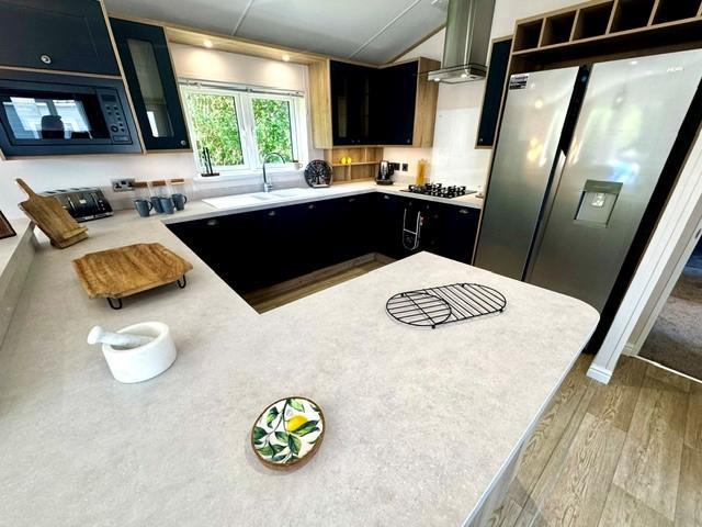 2 bedroom lodge for sale