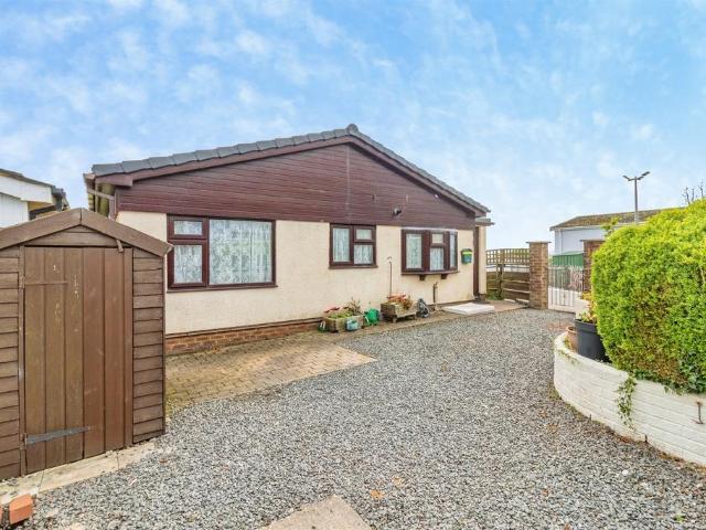 2 bedroom lodge for sale