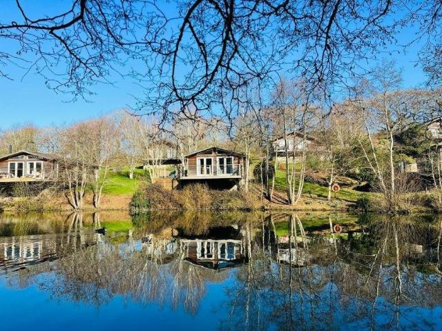 2 bedroom lodge for sale