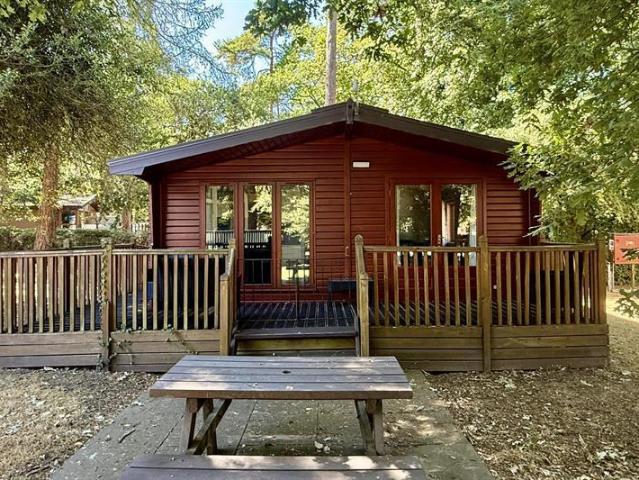 2 bedroom lodge for sale
