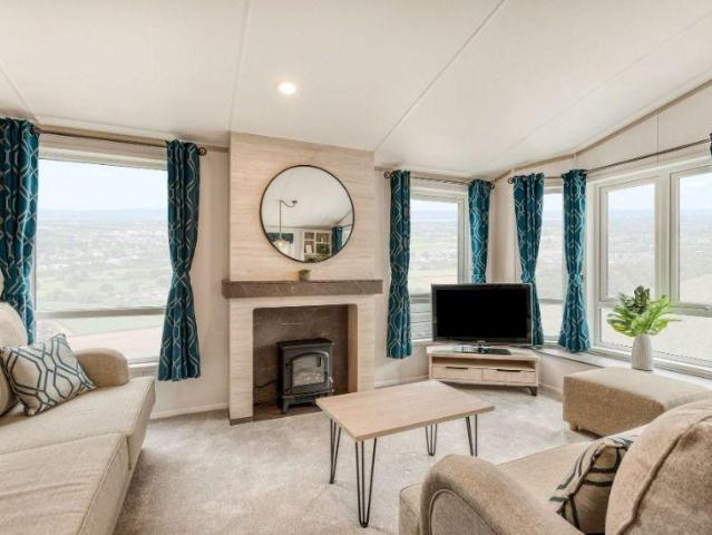 2 bedroom lodge for sale