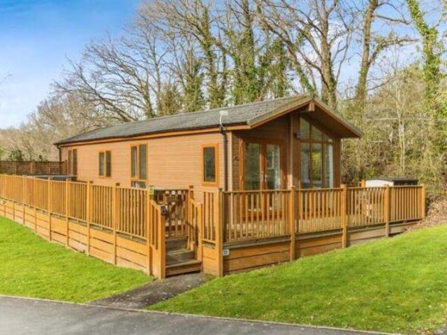 2 bedroom lodge for sale