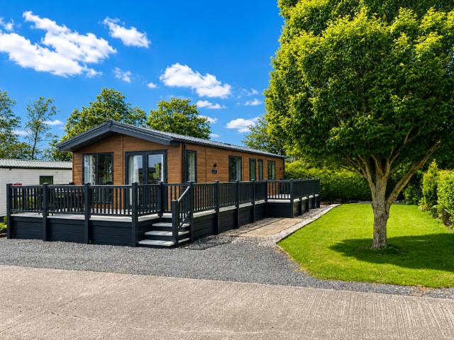 2 bedroom lodge for sale