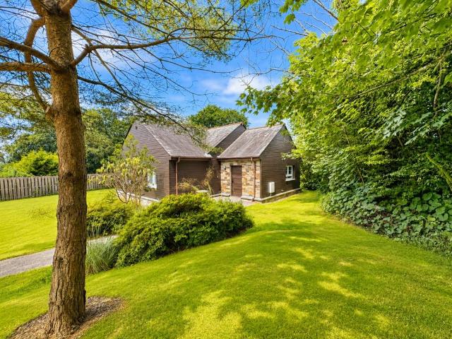 2 bedroom lodge for sale