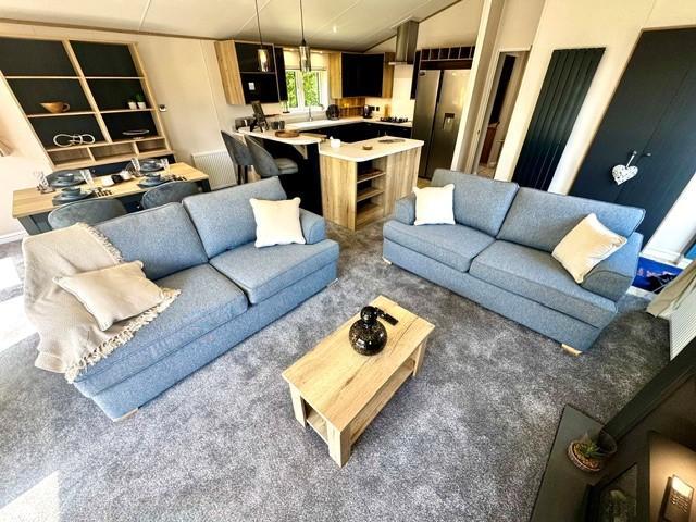 2 bedroom lodge for sale