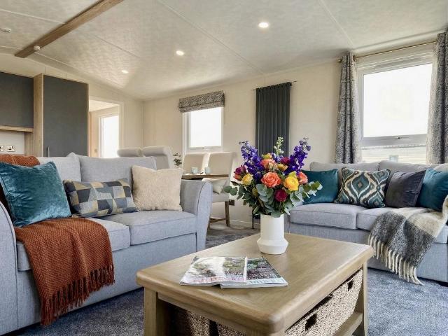 2 bedroom lodge for sale